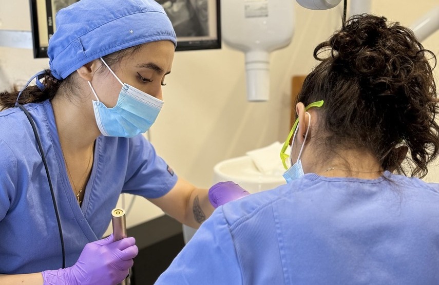 Encías rojas: causas y tratamientos | Grup Dr. Bladé